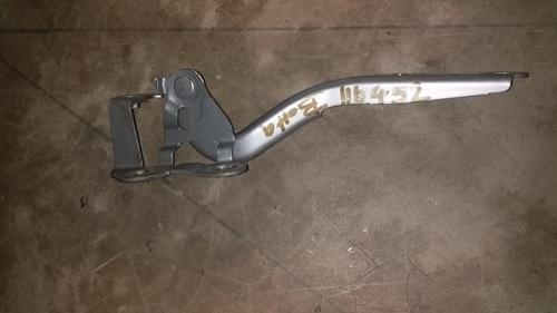 Toyota Belta Bonnet Hinger RHS | Kuruma