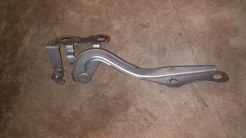 Toyota Belta Bonnet Hinger RHS | Kuruma