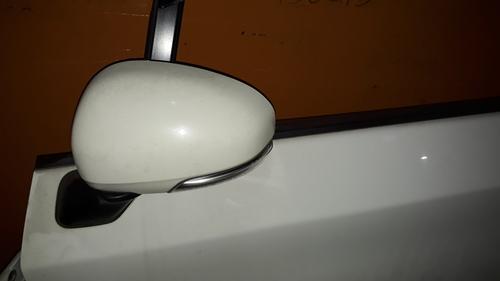 Toyota Prius ZVW30 LHS Front Door With Side Mirror | Kuruma