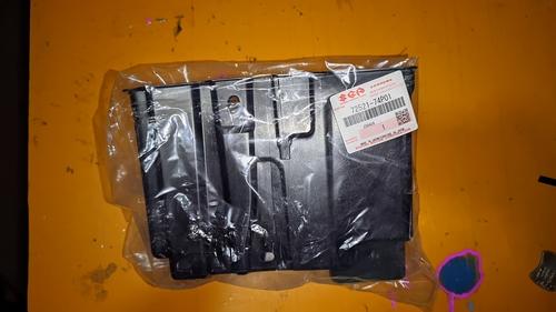Suzuki Wagon R MH55S Battery Tray | Kuruma