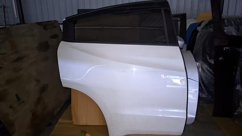 Honda Vezel RU3 Rear RHS Door Complete | Kuruma